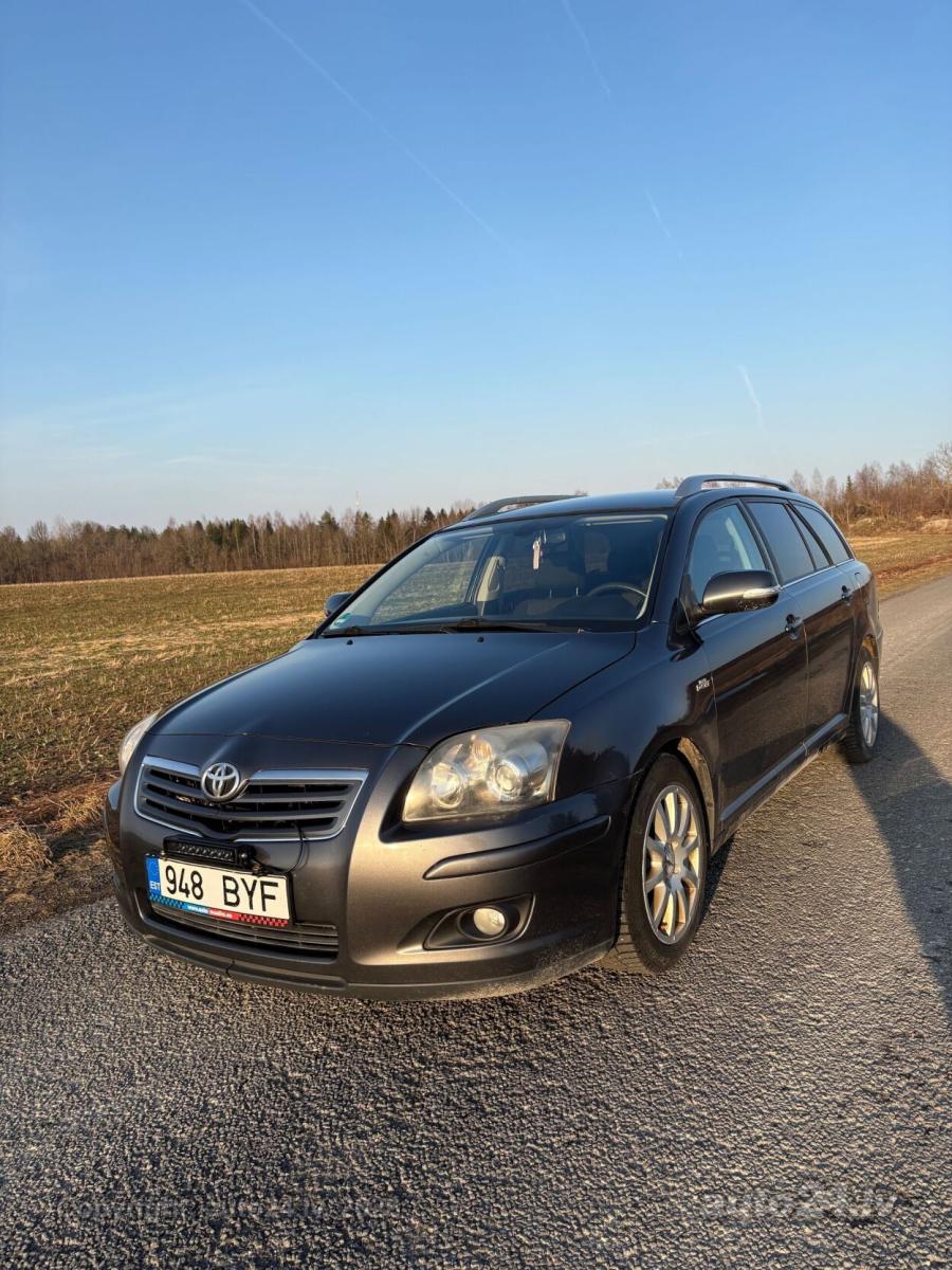 Pelēks Toyota Avensis 2007 Tallina, ar dzinēja tilpumu 2.20 L un nobraukumu 340 tūkst. km par 2700 €, foto 1 vietnē AUTOMOTO.COM.LV
