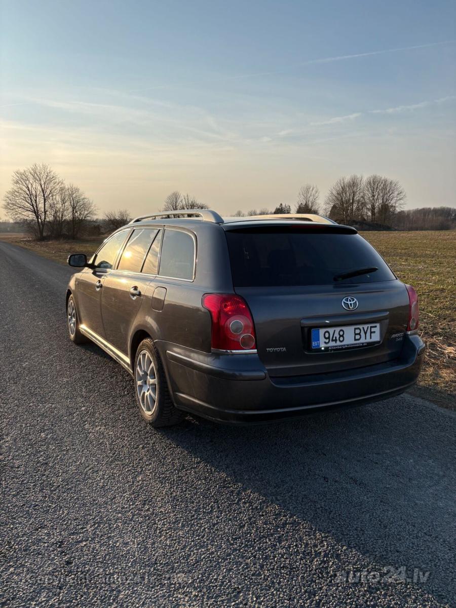 Pelēks Toyota Avensis 2007 Tallina, ar dzinēja tilpumu 2.20 L un nobraukumu 340 tūkst. km par 2700 €, foto 2 vietnē AUTOMOTO.COM.LV