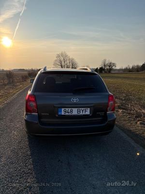 Pelēks Toyota Avensis 2007 Tallina, ar dzinēja tilpumu 2.20 L un nobraukumu 340 tūkst. km par 2700 €, foto 3 vietnē AUTOMOTO.COM.LV