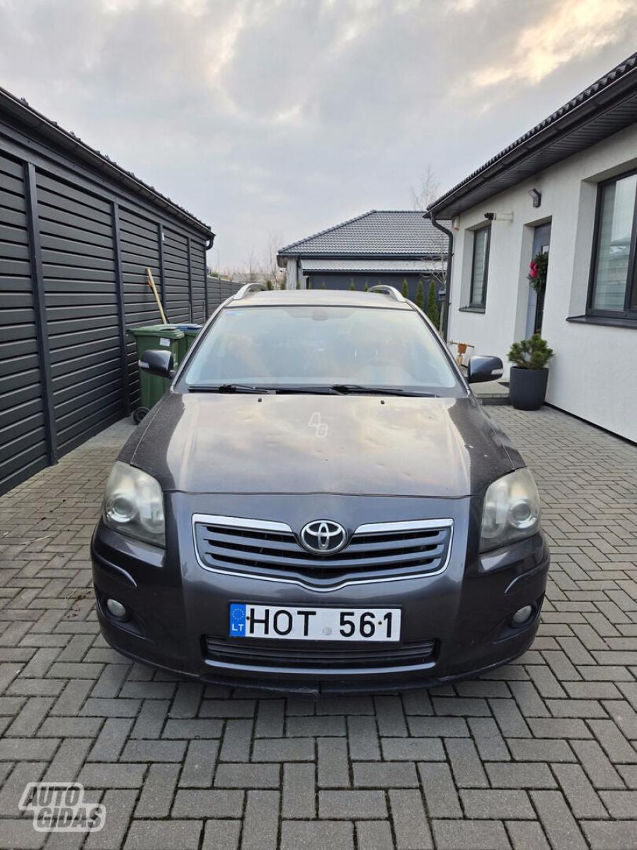 Grey Toyota Avensis 2007 in Kaunas, with an engine capacity of 2.20 L and mileage of 329 thousand km for 1300 €, photo 1 on AUTOMOTO.COM.LV