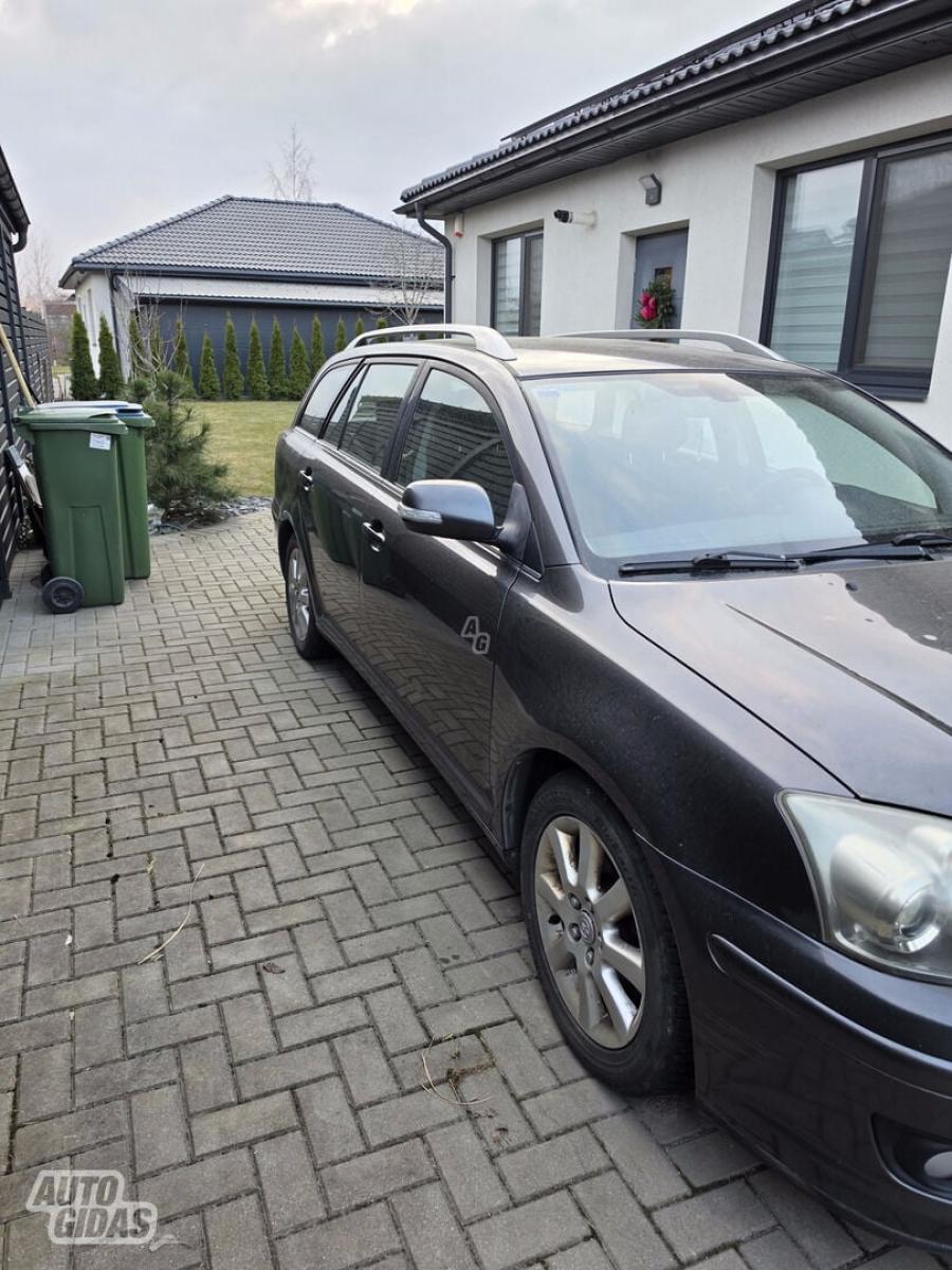 Grey Toyota Avensis 2007 in Kaunas, with an engine capacity of 2.20 L and mileage of 329 thousand km for 1300 €, photo 3 on AUTOMOTO.COM.LV
