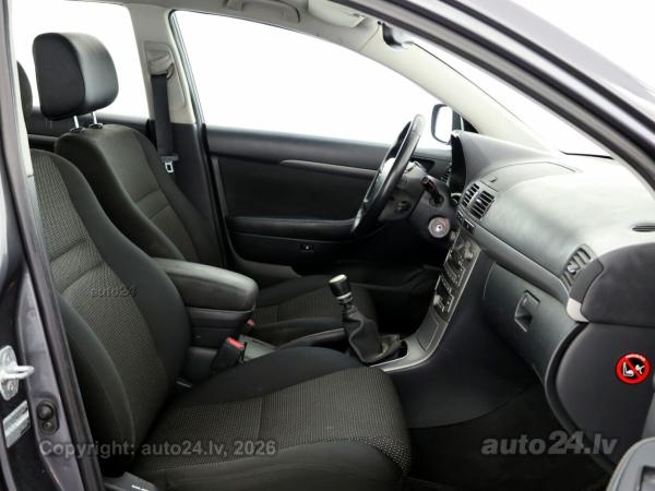 Grey Toyota Avensis 2007 in Tallinn, with an engine capacity of 2.20 L and mileage of 289 thousand km for 1497 €, photo 6 on AUTOMOTO.COM.LV