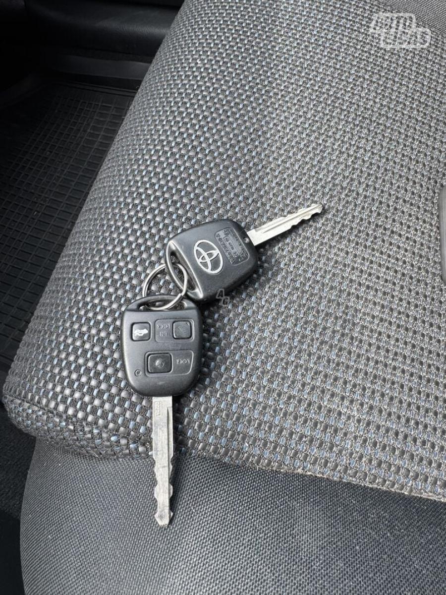 Pelēks Toyota Avensis 2007 Klaipėda, ar dzinēja tilpumu 2.00 L un nobraukumu 166 tūkst. km par 3050 €, foto 14 vietnē AUTOMOTO.COM.LV