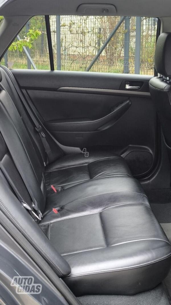 Grey Toyota Avensis 2007 in Vilnius, with an engine capacity of 2.00 L and mileage of 388 thousand km for 1999 €, photo 4 on AUTOMOTO.COM.LV