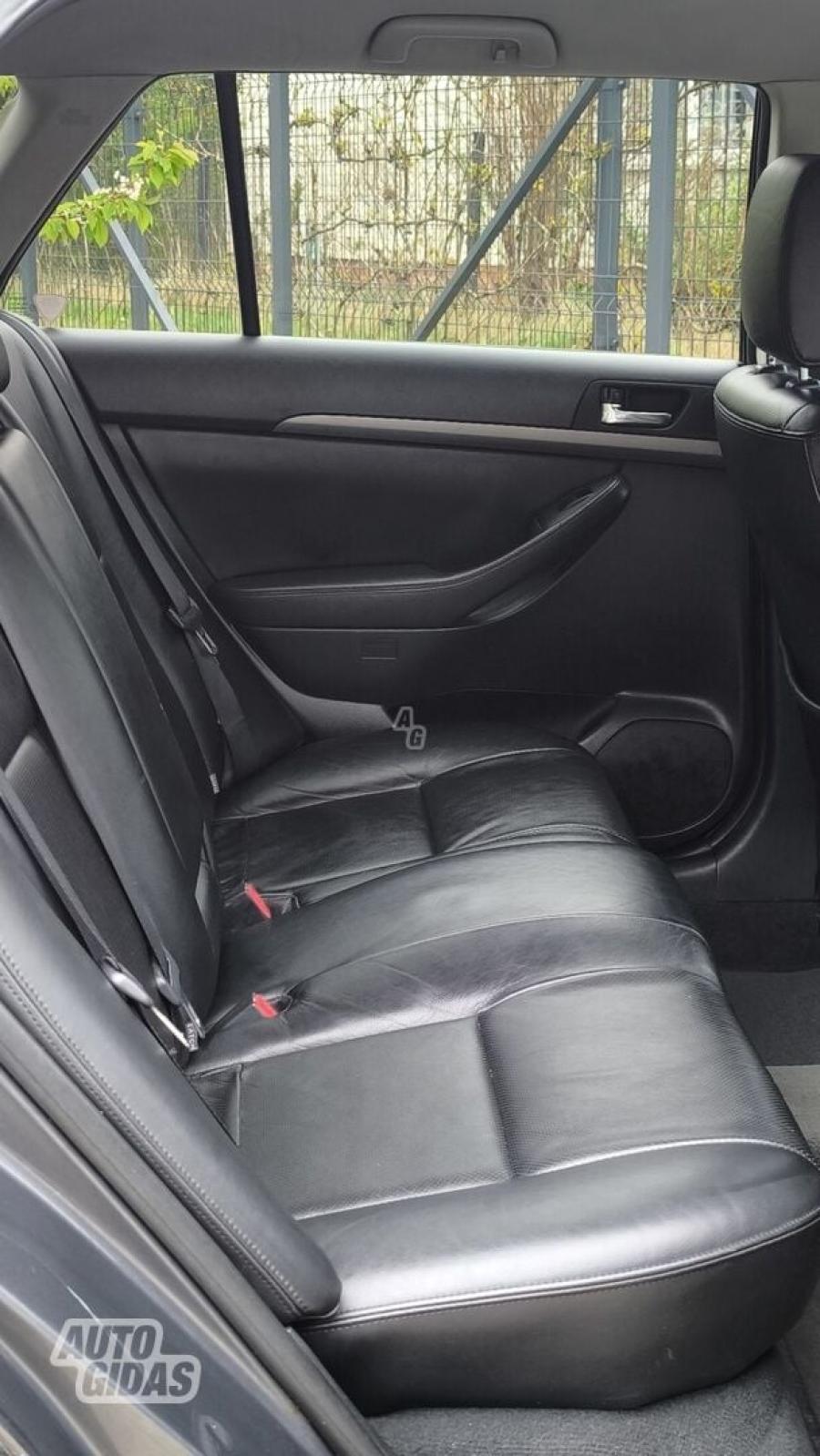 Pelēks Toyota Avensis 2007 Viļņa, ar dzinēja tilpumu 2.00 L un nobraukumu 388 tūkst. km par 1999 €, foto 5 vietnē AUTOMOTO.COM.LV