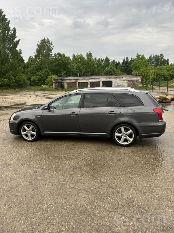 Серый Тойота Авенсис 2007 в Айзкраукле, объемом двигателя 2.20 л и пробегом 378 тыс. км за 2500 €, фото 5 на AUTOMOTO.COM.LV