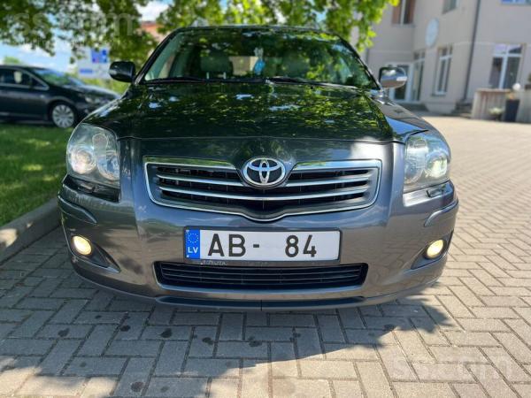 Серый Тойота Авенсис 2007 в Резекне, объемом двигателя 2.20 л и пробегом 0 тыс. км за 2950 €, фото 1 на AUTOMOTO.COM.LV