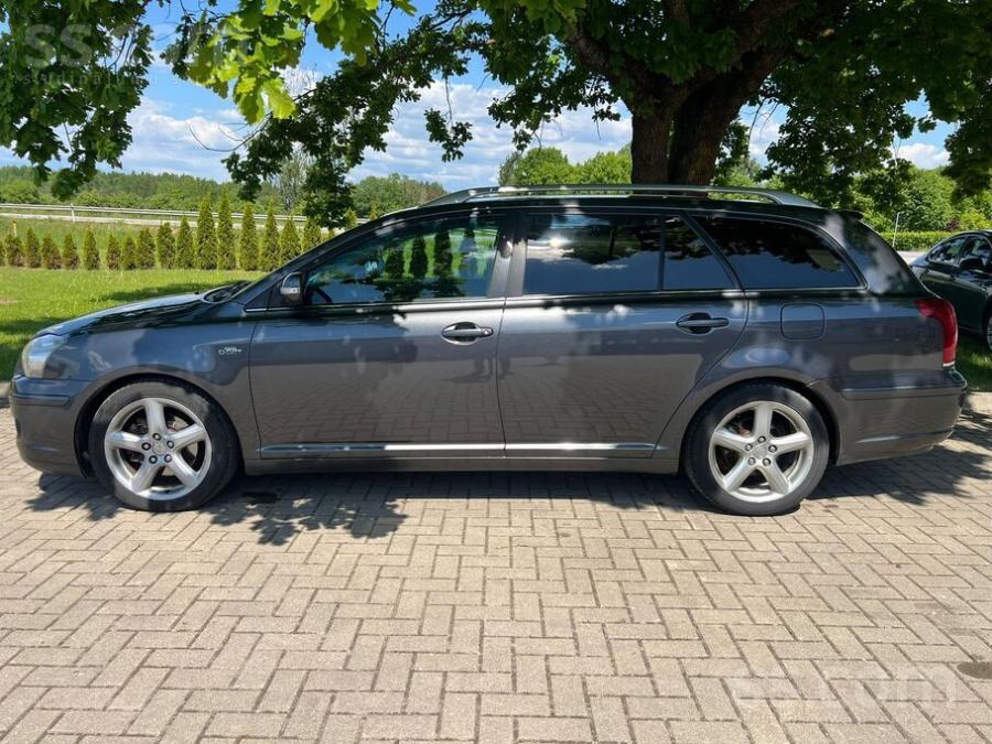 Grey Toyota Avensis 2007 in Rezekne, with an engine capacity of 2.20 L and mileage of 0 thousand km for 2950 €, photo 8 on AUTOMOTO.COM.LV