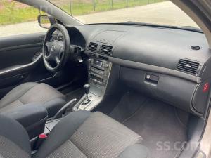 Grey Toyota Avensis 2007 in Riga, with an engine capacity of 1.80 L and mileage of 0 thousand km for 2250 €, photo 12 on AUTOMOTO.COM.LV