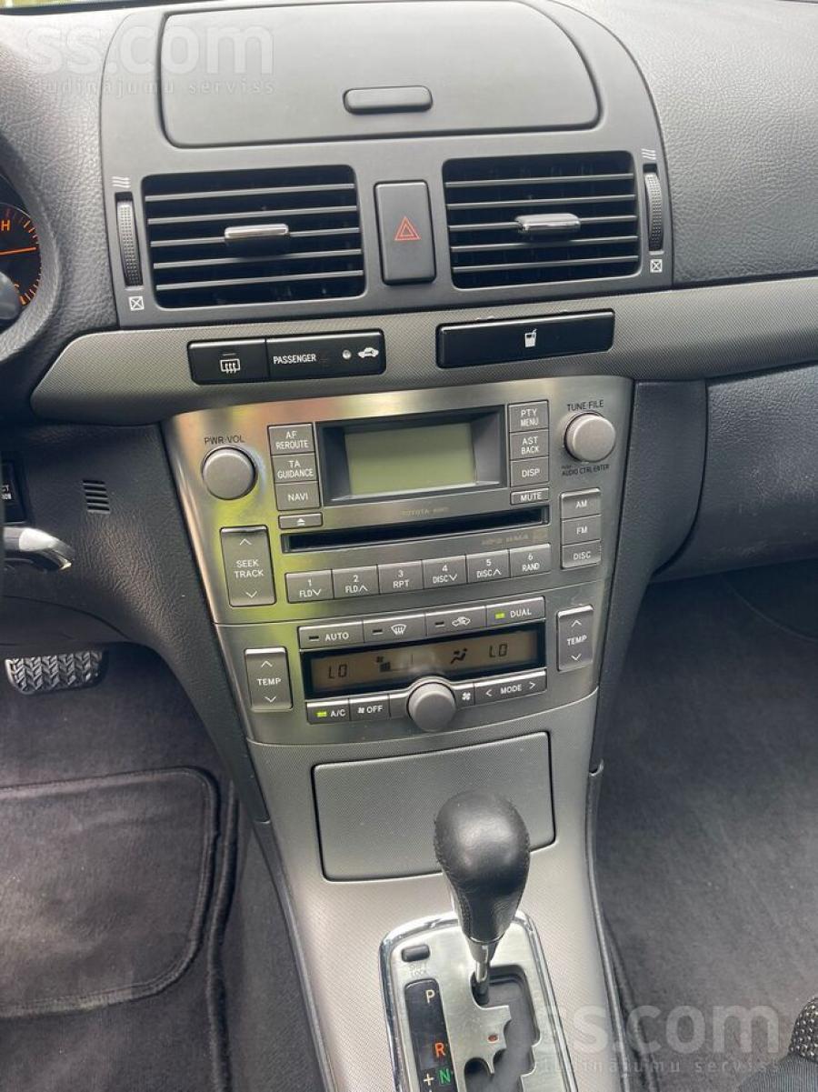 Grey Toyota Avensis 2007 in Riga, with an engine capacity of 1.80 L and mileage of 0 thousand km for 2250 €, photo 17 on AUTOMOTO.COM.LV