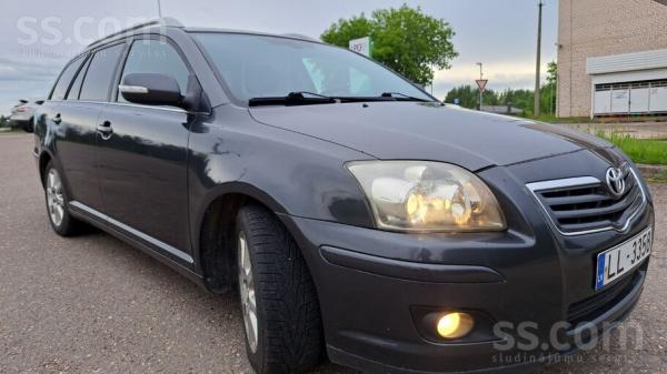 Pelēks Toyota Avensis 2007 Daugavpils, ar dzinēja tilpumu 2.20 L un nobraukumu 391 tūkst. km par 1550 €, foto 4 vietnē AUTOMOTO.COM.LV