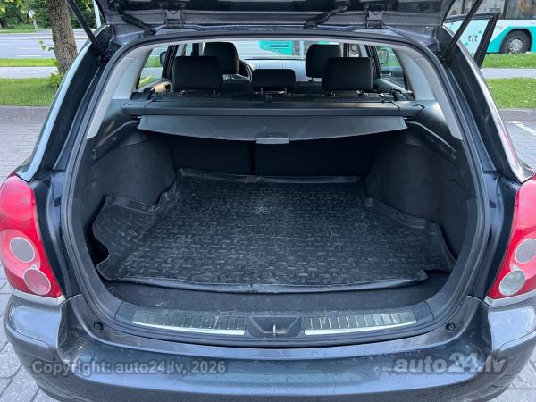 Grey Toyota Avensis 2007 in Tallinn, with an engine capacity of 2.00 L and mileage of 260 thousand km for 1750 €, photo 6 on AUTOMOTO.COM.LV