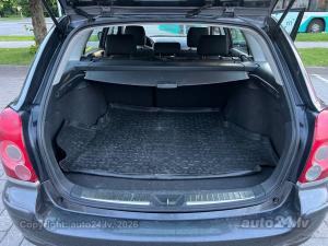 Pelēks Toyota Avensis 2007 Tallina, ar dzinēja tilpumu 2.00 L un nobraukumu 260 tūkst. km par 1750 €, foto 7 vietnē AUTOMOTO.COM.LV
