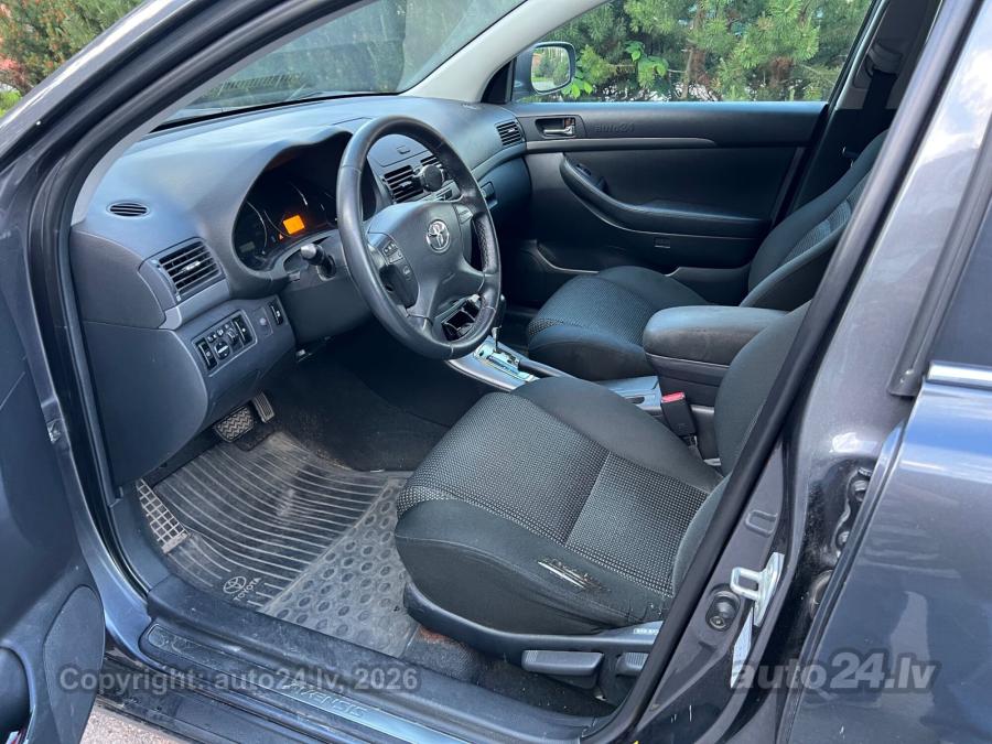 Pelēks Toyota Avensis 2007 Tallina, ar dzinēja tilpumu 2.00 L un nobraukumu 260 tūkst. km par 1750 €, foto 13 vietnē AUTOMOTO.COM.LV