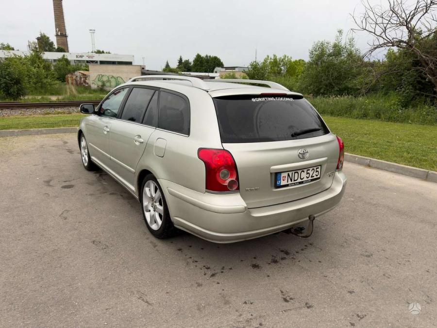 Grey Toyota Avensis 2007 in Klaipeda, with an engine capacity of 2.00 L and mileage of 417 thousand km for 1200 €, photo 4 on AUTOMOTO.COM.LV
