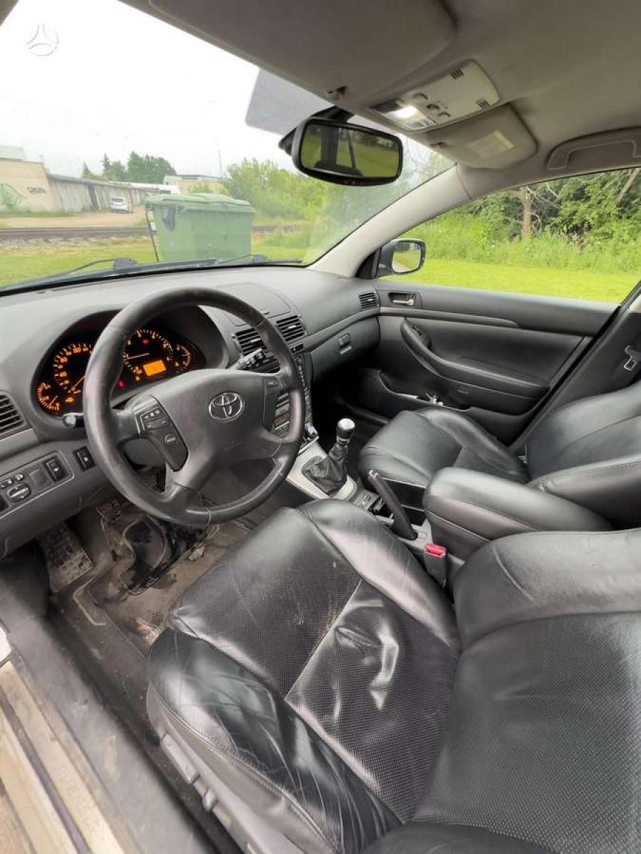 Grey Toyota Avensis 2007 in Klaipeda, with an engine capacity of 2.00 L and mileage of 417 thousand km for 1200 €, photo 8 on AUTOMOTO.COM.LV