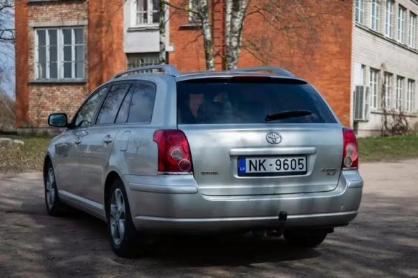 Серый Тойота Авенсис 2007 в Гробиня, объемом двигателя 2.20 л и пробегом 390 тыс. км за 2290 €, фото 3 на AUTOMOTO.COM.LV
