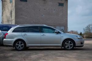 Grey Toyota Avensis 2007 in Grobiņa, with an engine capacity of 2.20 L and mileage of 390 thousand km for 2290 €, photo 6 on AUTOMOTO.COM.LV