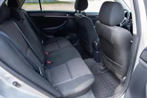 Grey Toyota Avensis 2007 in Grobiņa, with an engine capacity of 2.20 L and mileage of 390 thousand km for 2290 €, photo 12 on AUTOMOTO.COM.LV