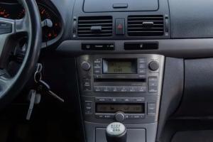Grey Toyota Avensis 2007 in Grobiņa, with an engine capacity of 2.20 L and mileage of 390 thousand km for 2290 €, photo 15 on AUTOMOTO.COM.LV