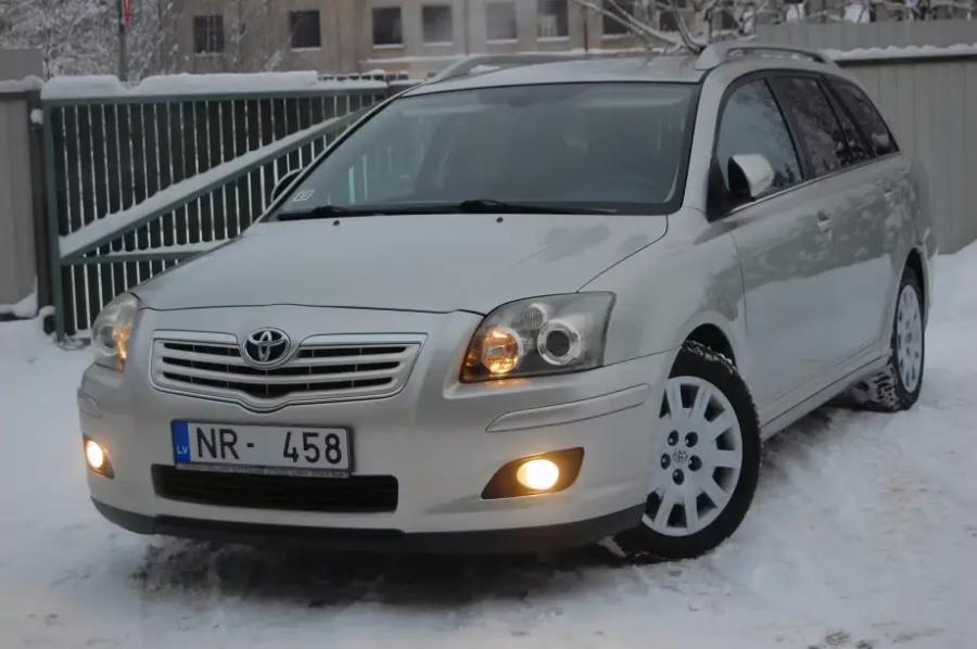Серый Тойота Авенсис 2007 в Екабпилс, объемом двигателя 2.00 л и пробегом 243 тыс. км за 3990 €, фото 1 на AUTOMOTO.COM.LV