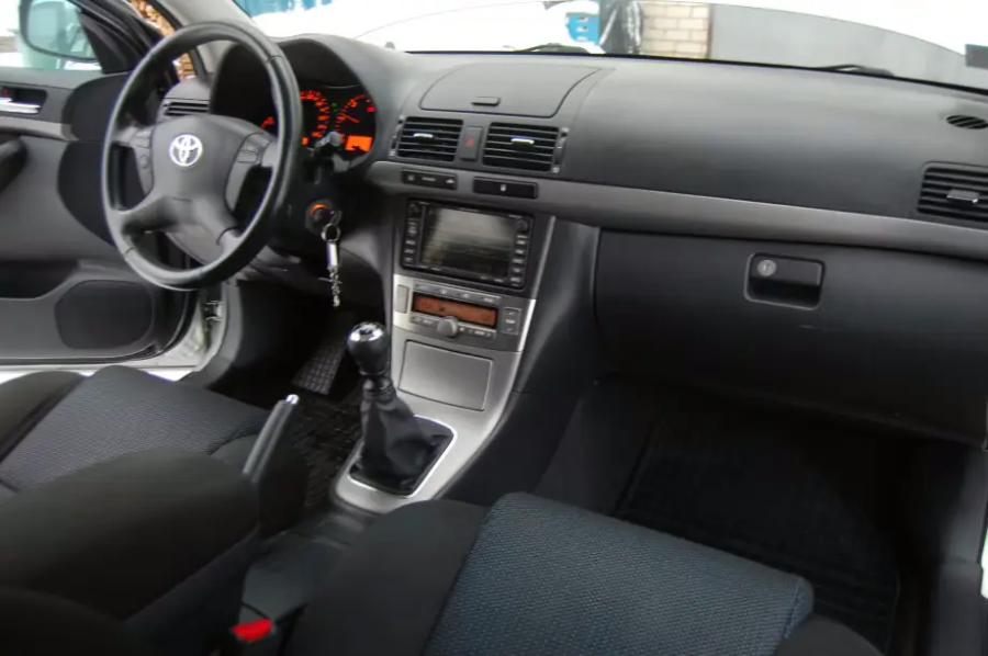 Серый Тойота Авенсис 2007 в Екабпилс, объемом двигателя 2.00 л и пробегом 243 тыс. км за 3990 €, фото 13 на AUTOMOTO.COM.LV