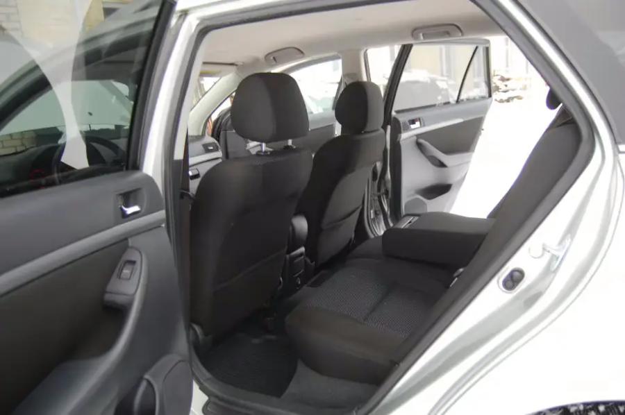 Серый Тойота Авенсис 2007 в Екабпилс, объемом двигателя 2.00 л и пробегом 243 тыс. км за 3990 €, фото 15 на AUTOMOTO.COM.LV