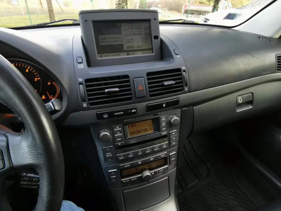 Серый Тойота Авенсис 2007 в Кулдига, объемом двигателя 2.00 л и пробегом 346 тыс. км за 2300 €, фото 12 на AUTOMOTO.COM.LV