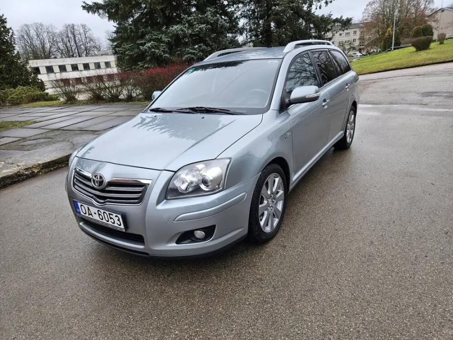 Pelēks Toyota Avensis 2007 Jēkabpils, ar dzinēja tilpumu 2.20 L un nobraukumu 244 tūkst. km par 3690 €, foto 1 vietnē AUTOMOTO.COM.LV
