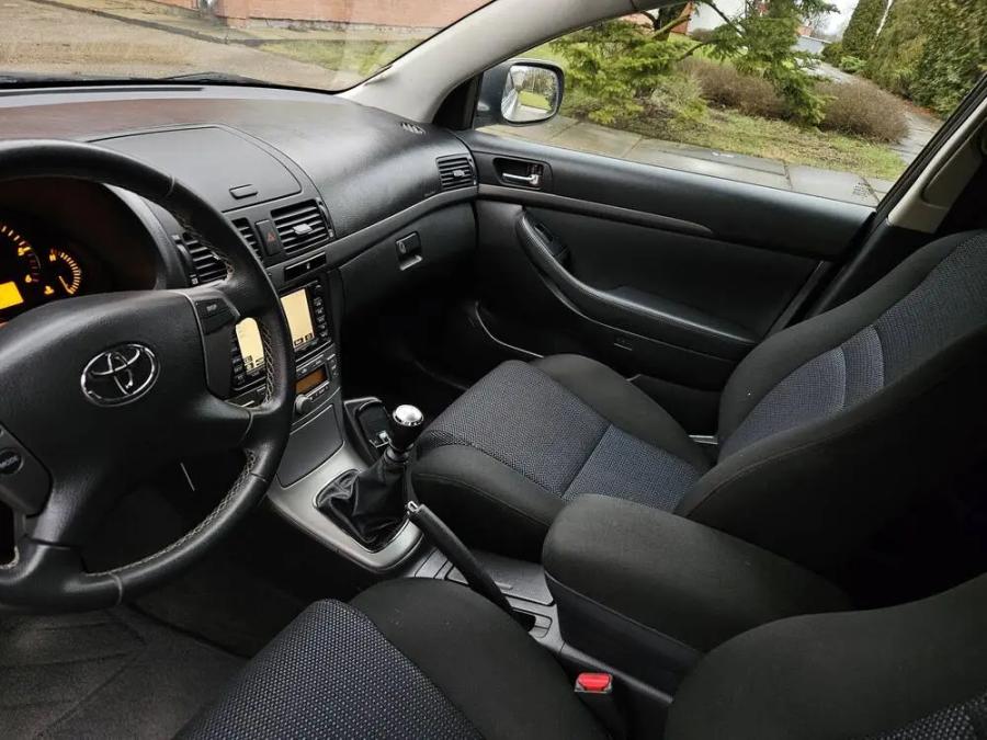Pelēks Toyota Avensis 2007 Jēkabpils, ar dzinēja tilpumu 2.20 L un nobraukumu 244 tūkst. km par 3690 €, foto 12 vietnē AUTOMOTO.COM.LV