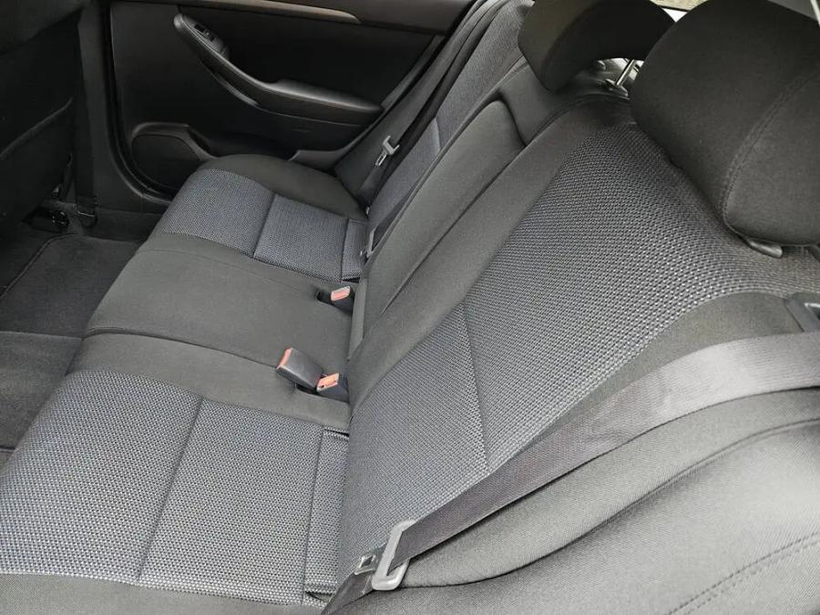 Pelēks Toyota Avensis 2007 Jēkabpils, ar dzinēja tilpumu 2.20 L un nobraukumu 244 tūkst. km par 3690 €, foto 14 vietnē AUTOMOTO.COM.LV