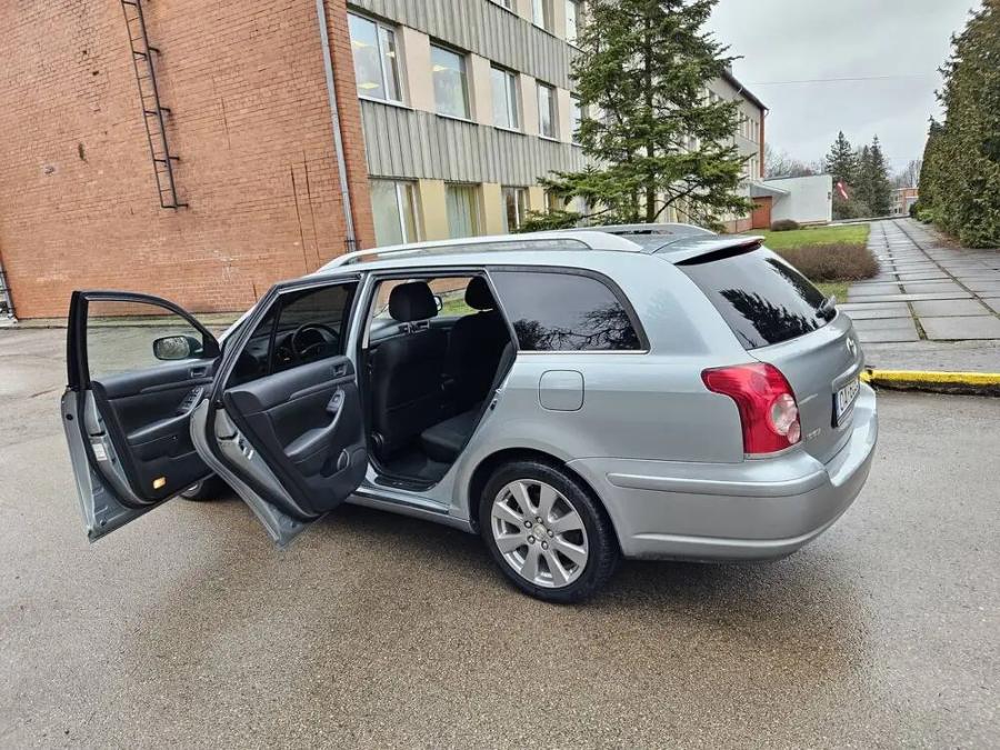 Pelēks Toyota Avensis 2007 Jēkabpils, ar dzinēja tilpumu 2.20 L un nobraukumu 244 tūkst. km par 3690 €, foto 16 vietnē AUTOMOTO.COM.LV
