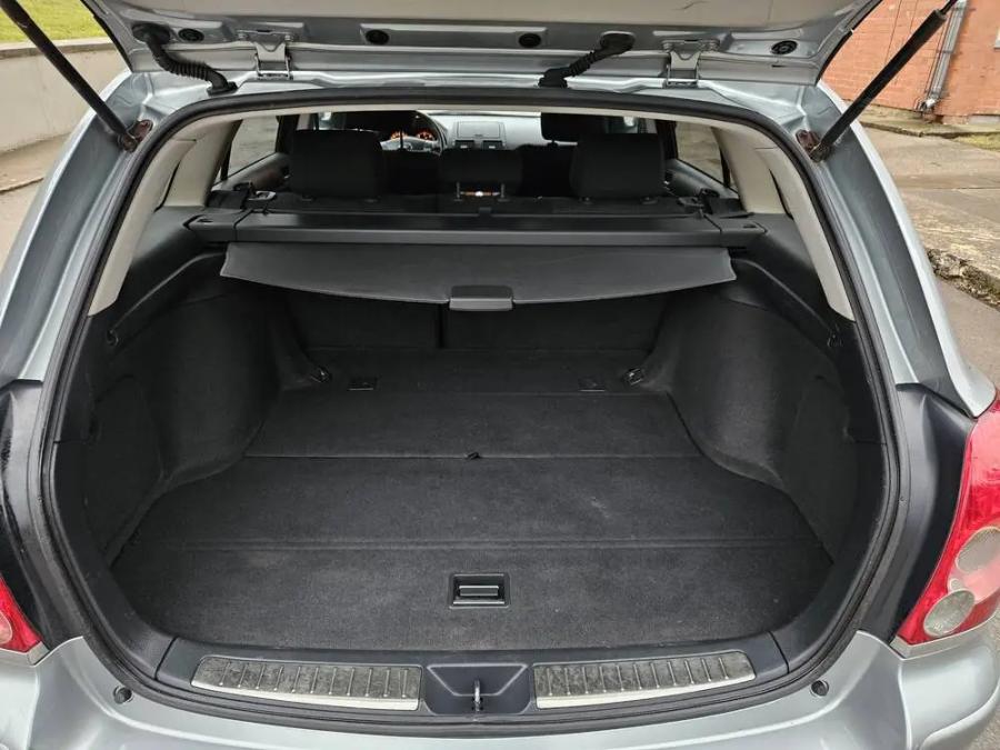 Pelēks Toyota Avensis 2007 Jēkabpils, ar dzinēja tilpumu 2.20 L un nobraukumu 244 tūkst. km par 3690 €, foto 17 vietnē AUTOMOTO.COM.LV