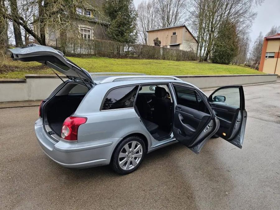 Pelēks Toyota Avensis 2007 Jēkabpils, ar dzinēja tilpumu 2.20 L un nobraukumu 244 tūkst. km par 3690 €, foto 20 vietnē AUTOMOTO.COM.LV