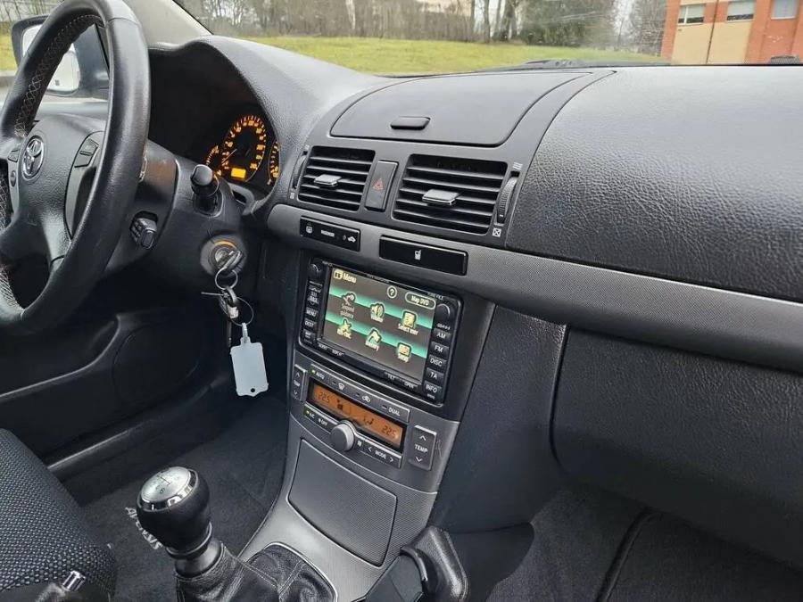 Pelēks Toyota Avensis 2007 Jēkabpils, ar dzinēja tilpumu 2.20 L un nobraukumu 244 tūkst. km par 3690 €, foto 22 vietnē AUTOMOTO.COM.LV