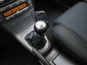 Pelēks Toyota Avensis 2007 Jēkabpils, ar dzinēja tilpumu 2.20 L un nobraukumu 244 tūkst. km par 3690 €, foto 30 vietnē AUTOMOTO.COM.LV
