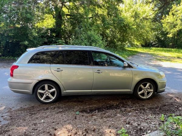 Grey Toyota Avensis 2007 in Riga, with an engine capacity of 2.20 L and mileage of 377 thousand km for 1000 €, photo 5 on AUTOMOTO.COM.LV