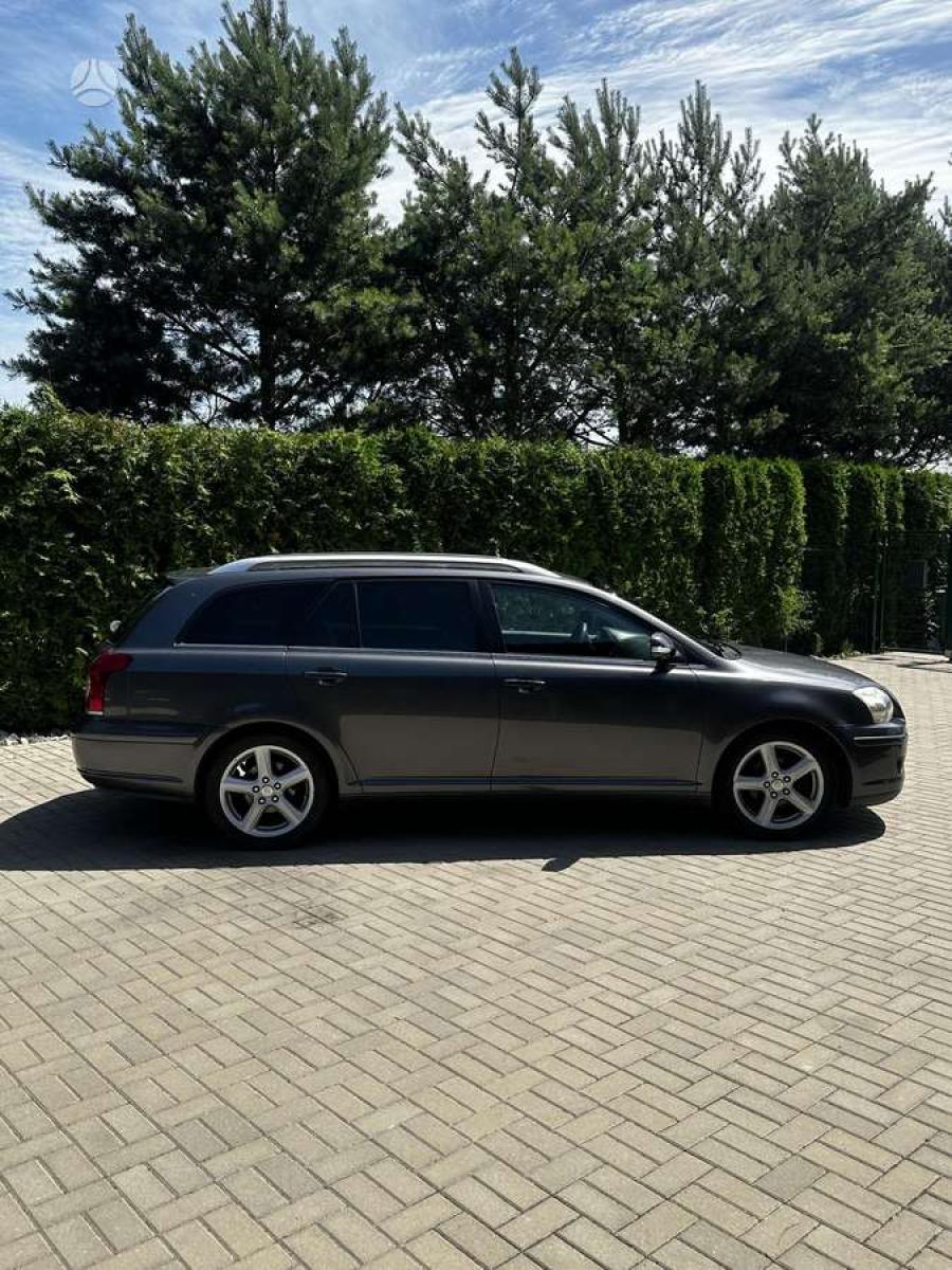 Pelēks Toyota Avensis 2007 Kauņa, ar dzinēja tilpumu 2.23 L un nobraukumu 220 tūkst. km par 1700 €, foto 4 vietnē AUTOMOTO.COM.LV