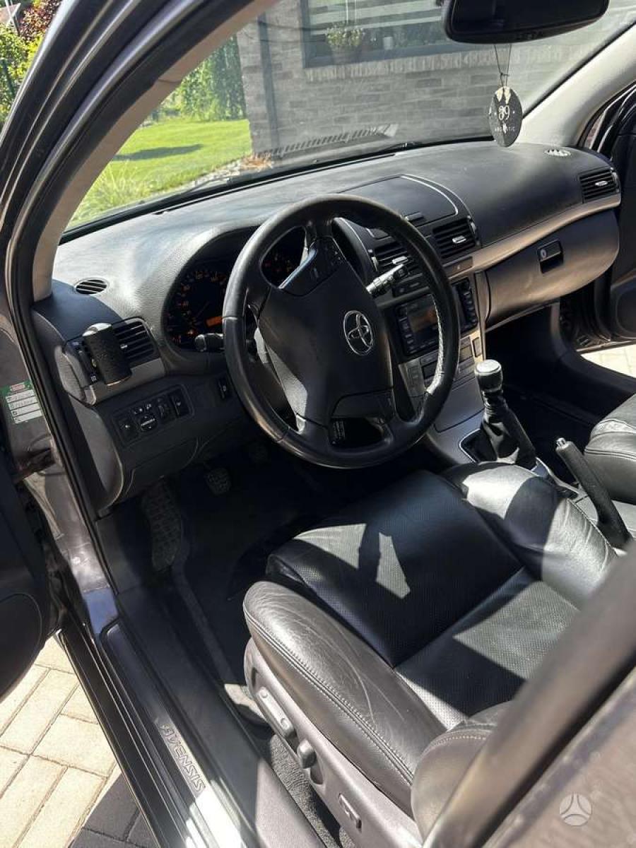 Pelēks Toyota Avensis 2007 Kauņa, ar dzinēja tilpumu 2.23 L un nobraukumu 220 tūkst. km par 1700 €, foto 18 vietnē AUTOMOTO.COM.LV