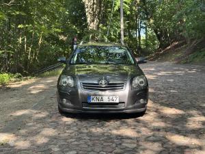 Pelēks Toyota Avensis 2007 Viļņa, ar dzinēja tilpumu 2.00 L un nobraukumu 276 tūkst. km par 2350 €, foto 3 vietnē AUTOMOTO.COM.LV