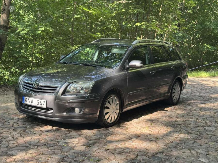 Pelēks Toyota Avensis 2007 Viļņa, ar dzinēja tilpumu 2.00 L un nobraukumu 276 tūkst. km par 2350 €, foto 4 vietnē AUTOMOTO.COM.LV