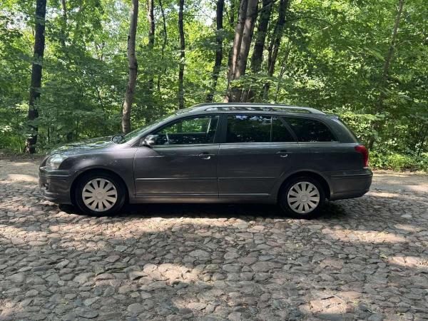 Grey Toyota Avensis 2007 in Vilnius, with an engine capacity of 2.00 L and mileage of 276 thousand km for 2350 €, photo 4 on AUTOMOTO.COM.LV