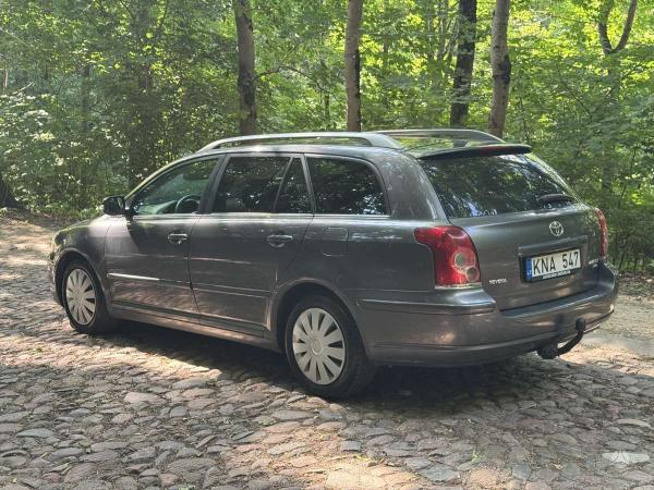 Grey Toyota Avensis 2007 in Vilnius, with an engine capacity of 2.00 L and mileage of 276 thousand km for 2350 €, photo 5 on AUTOMOTO.COM.LV