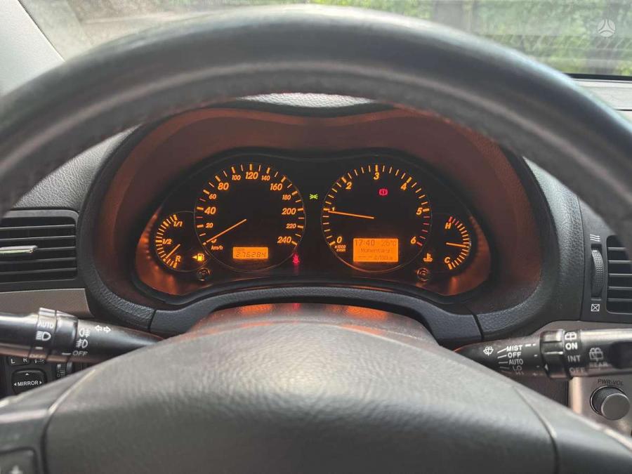 Pelēks Toyota Avensis 2007 Viļņa, ar dzinēja tilpumu 2.00 L un nobraukumu 276 tūkst. km par 2350 €, foto 12 vietnē AUTOMOTO.COM.LV