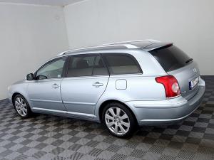 Pelēks Toyota Avensis 2007 Tallina, ar dzinēja tilpumu 2.00 L un nobraukumu 338 tūkst. km par 1499 €, foto 5 vietnē AUTOMOTO.COM.LV