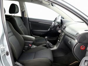 Pelēks Toyota Avensis 2007 Tallina, ar dzinēja tilpumu 2.00 L un nobraukumu 338 tūkst. km par 1499 €, foto 7 vietnē AUTOMOTO.COM.LV