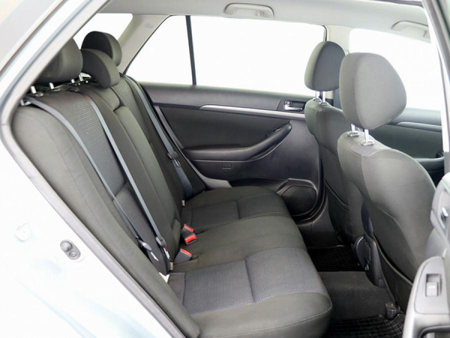 Pelēks Toyota Avensis 2007 Tallina, ar dzinēja tilpumu 2.00 L un nobraukumu 338 tūkst. km par 1499 €, foto 8 vietnē AUTOMOTO.COM.LV