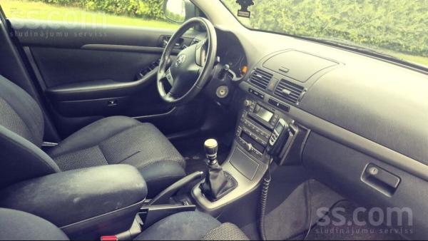 Grey Toyota Avensis 2007 in Dobele, with an engine capacity of 2.20 L and mileage of 329 thousand km for 2600 €, photo 7 on AUTOMOTO.COM.LV