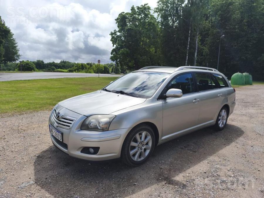 Grey Toyota Avensis 2007 in Preili, with an engine capacity of 2.00 L and mileage of 325 thousand km for 1500 €, photo 1 on AUTOMOTO.COM.LV
