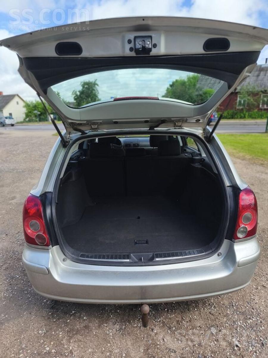 Grey Toyota Avensis 2007 in Preili, with an engine capacity of 2.00 L and mileage of 325 thousand km for 1500 €, photo 9 on AUTOMOTO.COM.LV